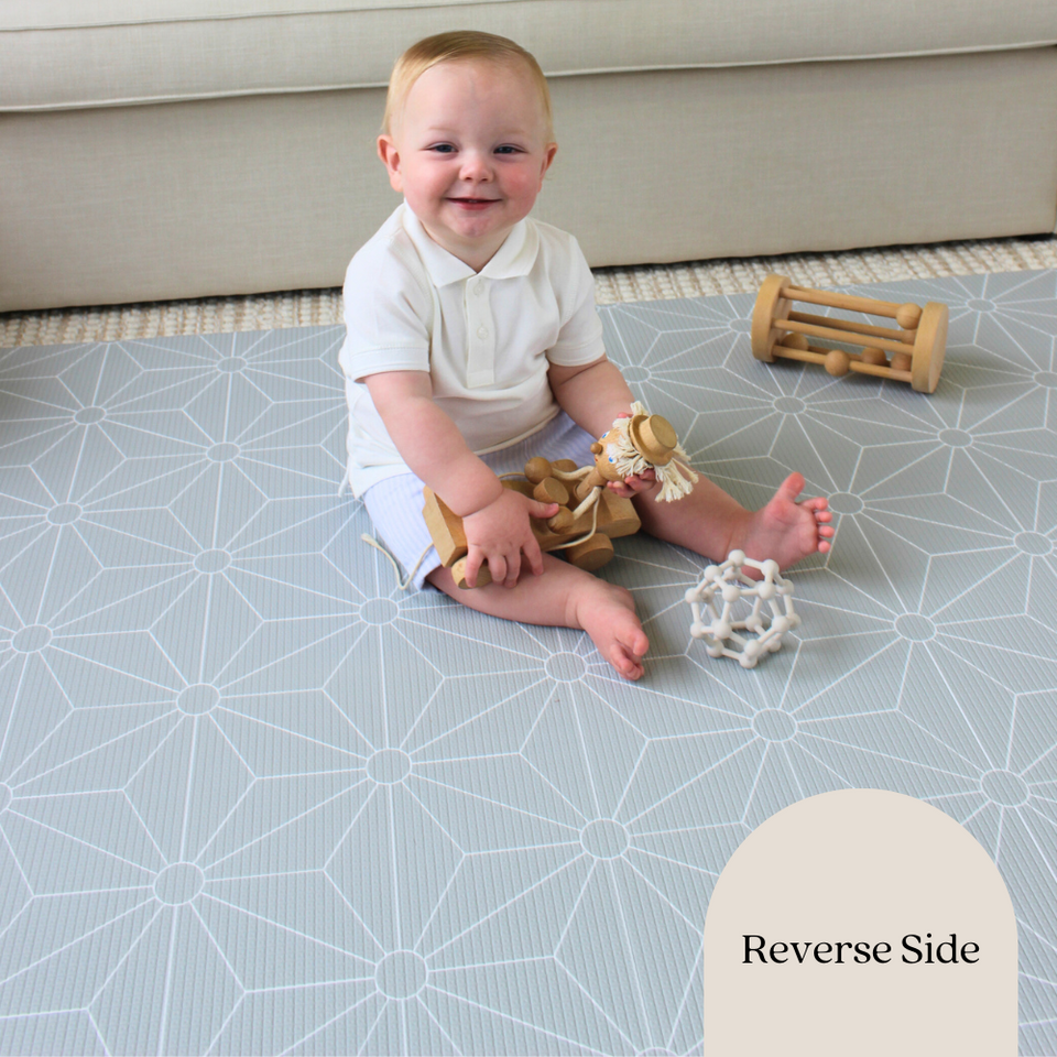 Medium Play Mat & Toy Bundle – Munchkin & Bear