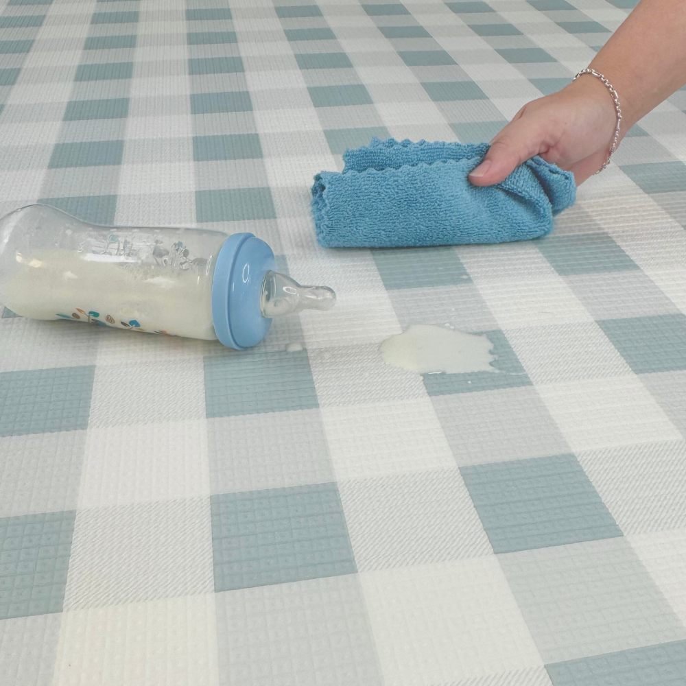 PRE-ORDER Gingham Play Mat - Dusty Blue – Munchkin & Bear