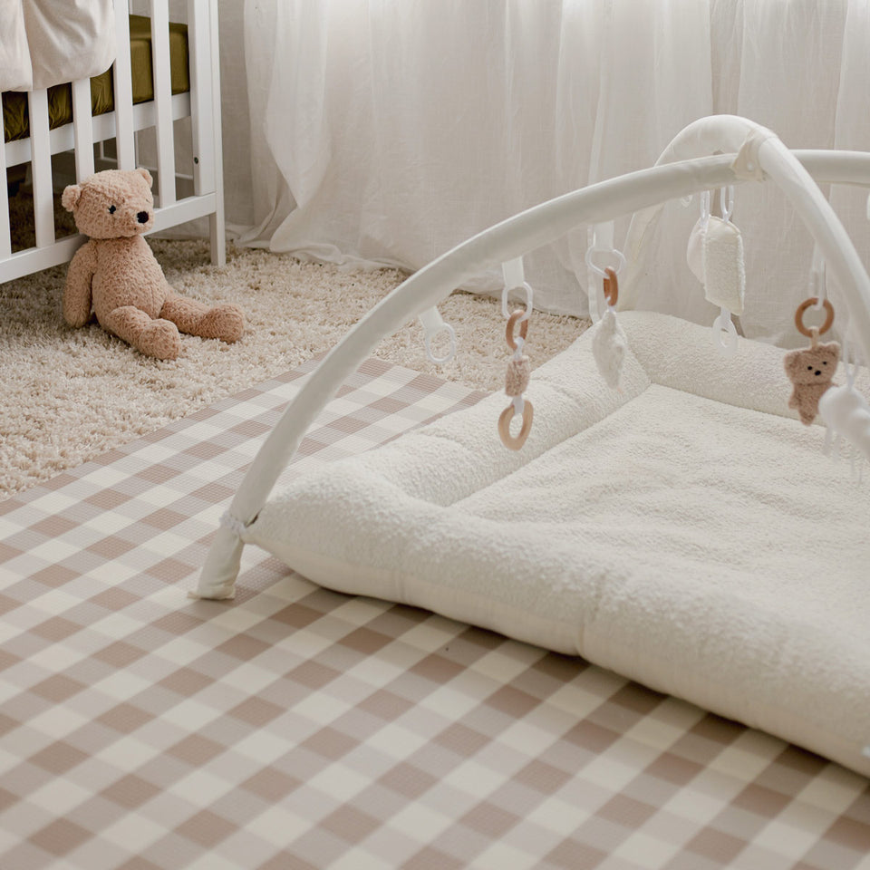 Gingham Play Mat - Latte – Munchkin & Bear